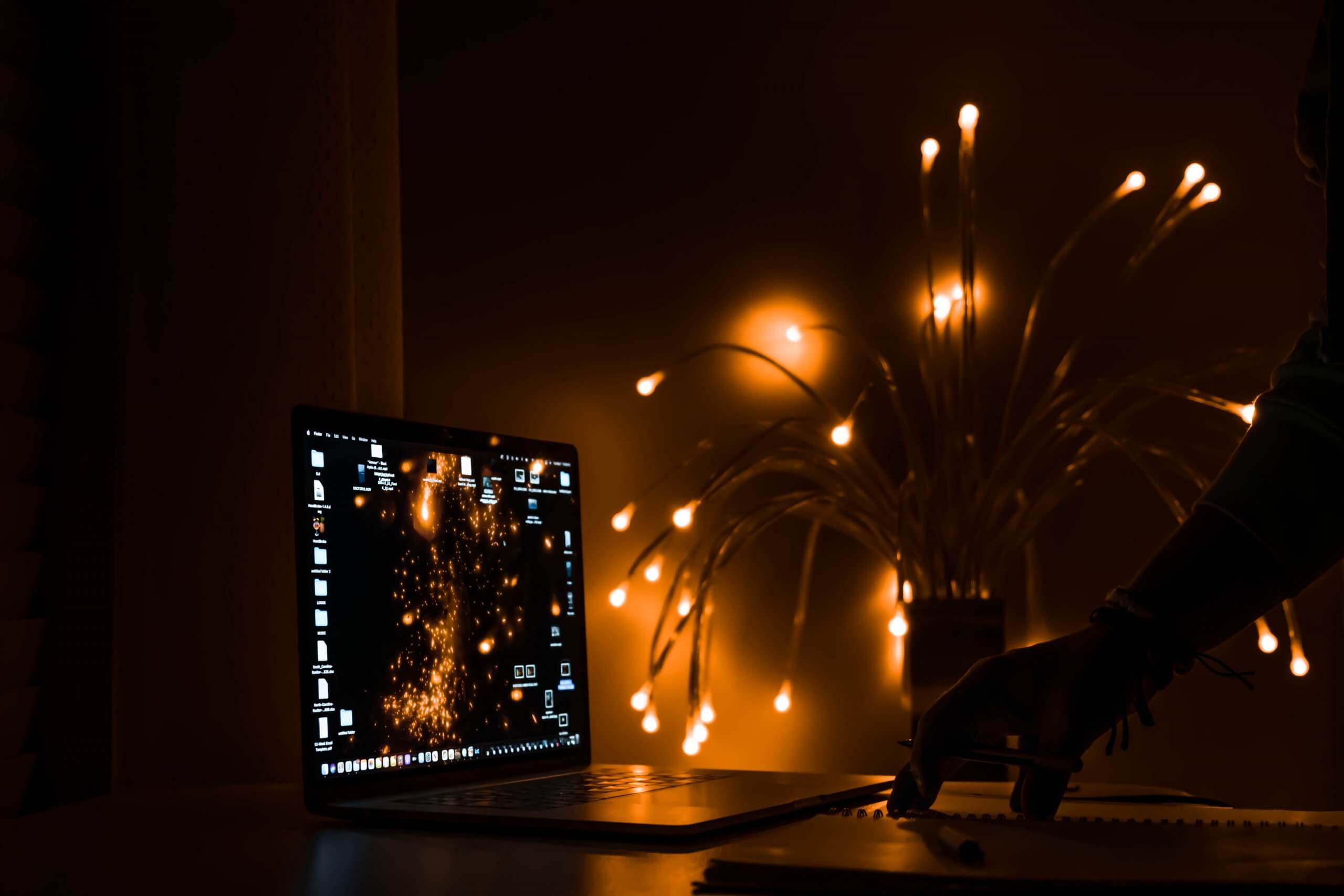 利用 SwiftUI 一步步構建漂亮的彩色紙屑效果